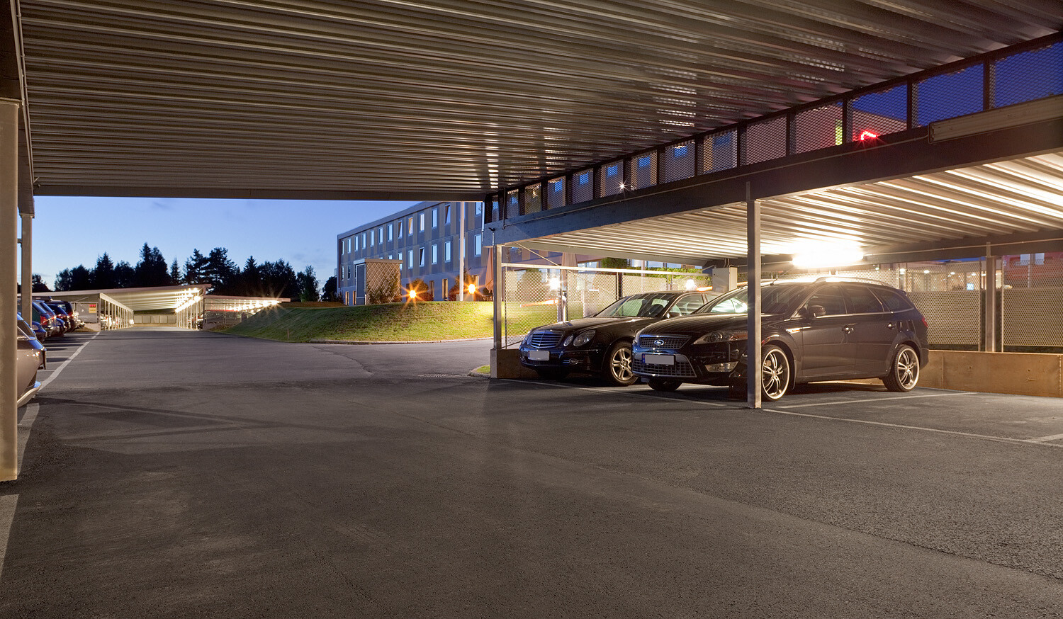 Fullt på parkeringen på Gardermoen. Her finner du ledig parkering